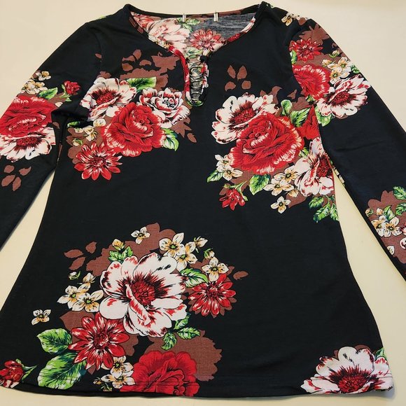 EMILY STACY FLORAL TOP | Tops | Emily Stacy Black Blouse With Red Roses ...